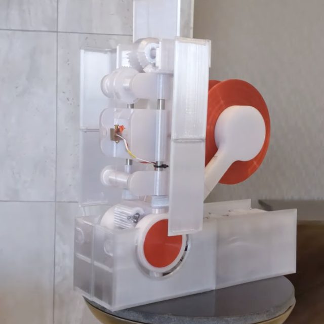 Polyformer, la macchina che ricicla le bottiglie di plastica nel ...